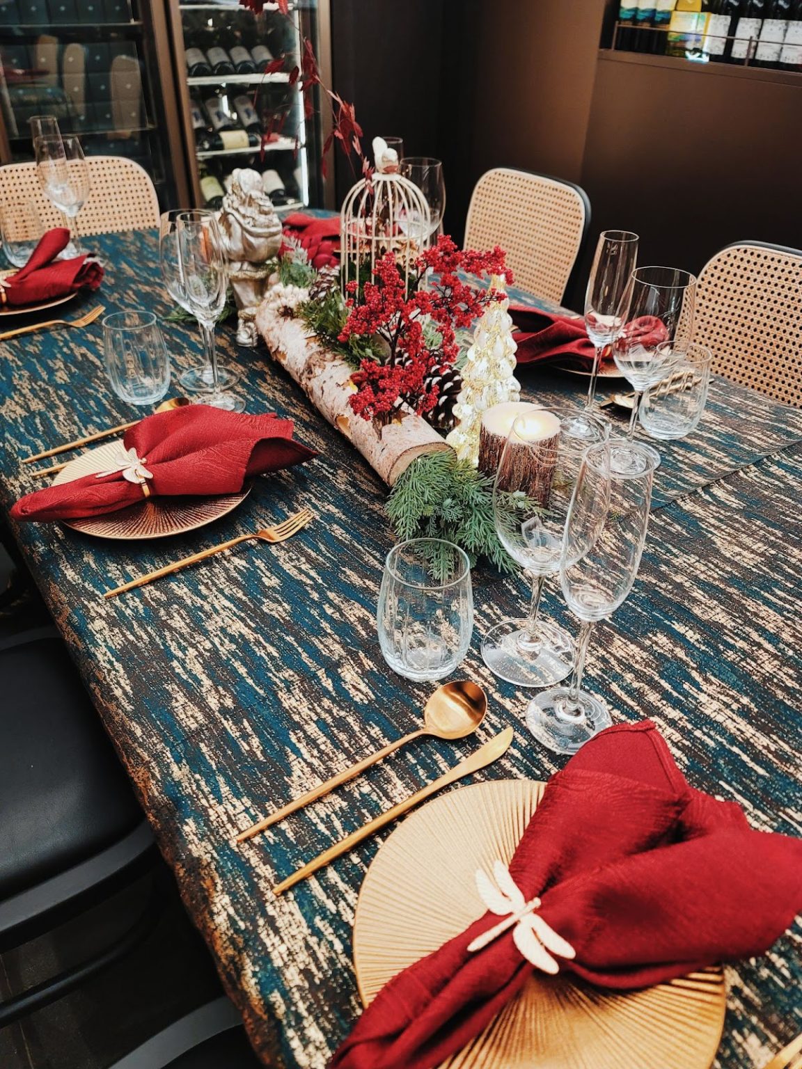 The Secret to Hosting a Successful Dinner Party - ascapeliving.com